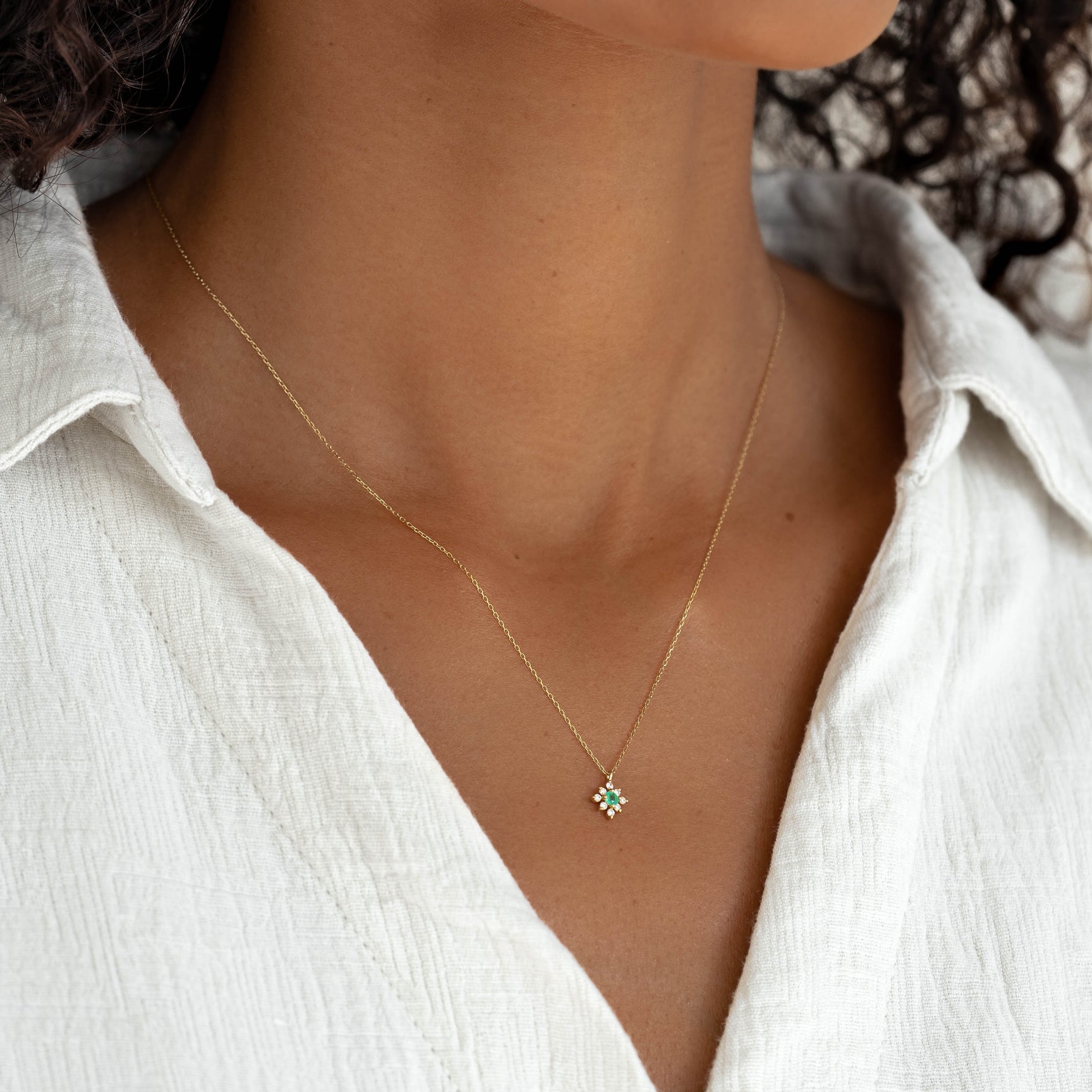 Emerald Flower Pendant Necklace 14k Gold - Inga | Linjer Jewelry