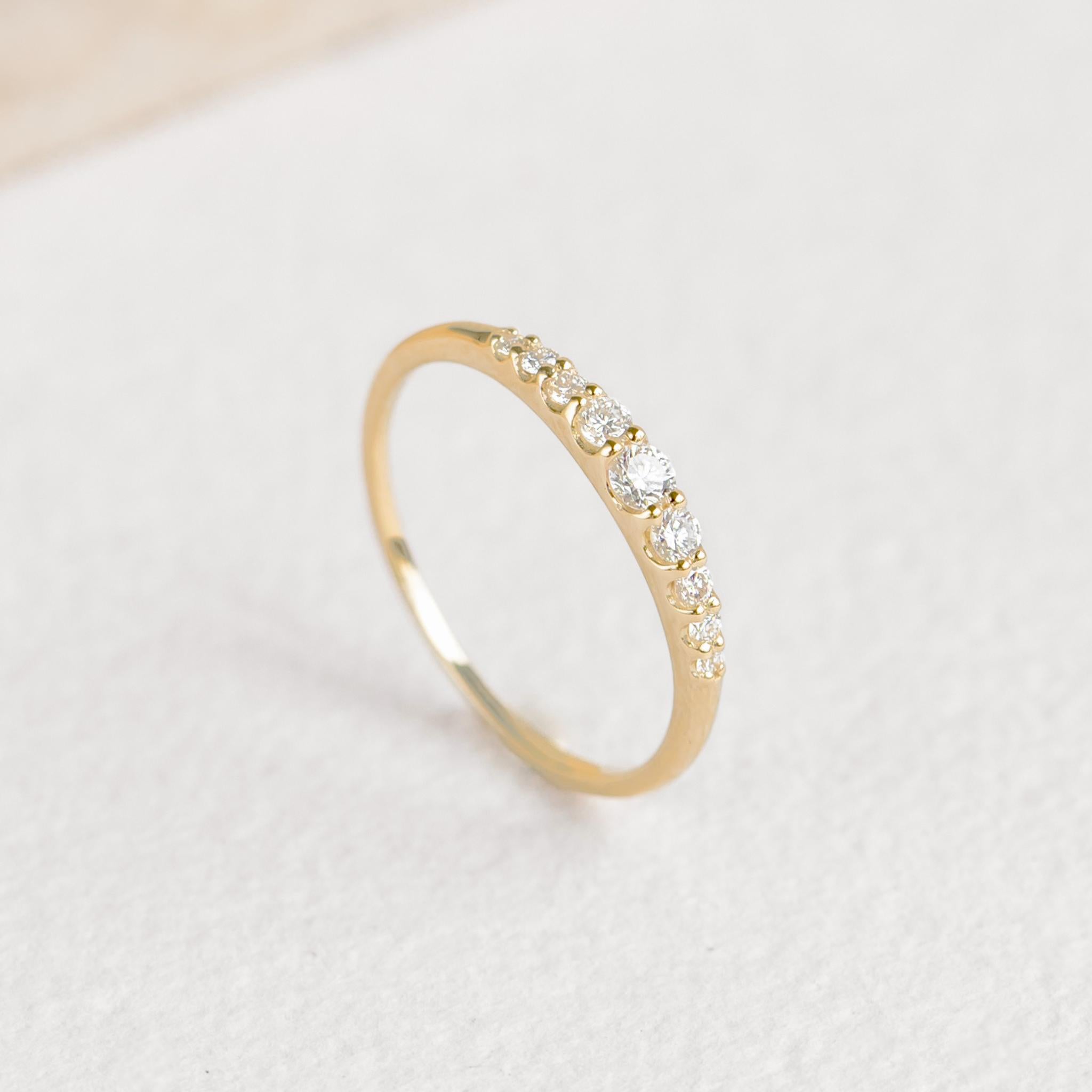 Graduated Diamond Ring 14k Gold - Zoe | Linjer Jewelry