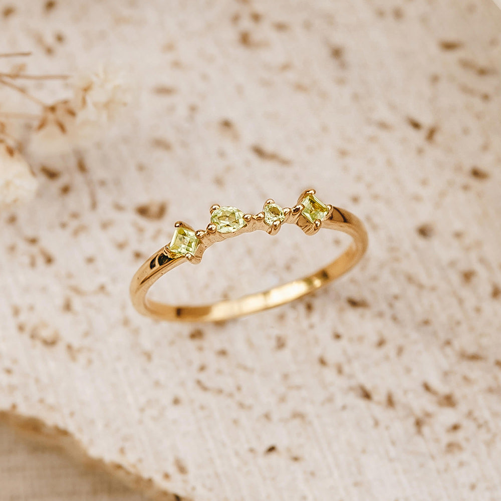 Baguette Ring Peridot - Charlotte | Linjer Jewelry