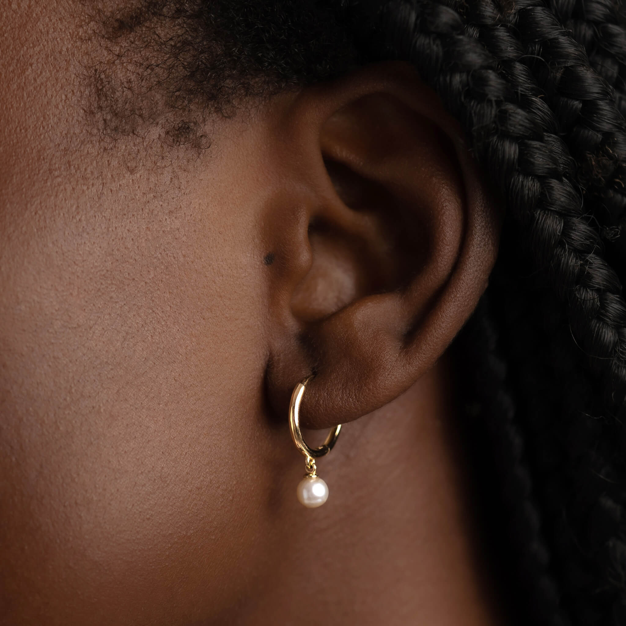 14k Gold Huggie Earrings with Pearl - Alicia | Linjer Jewelry