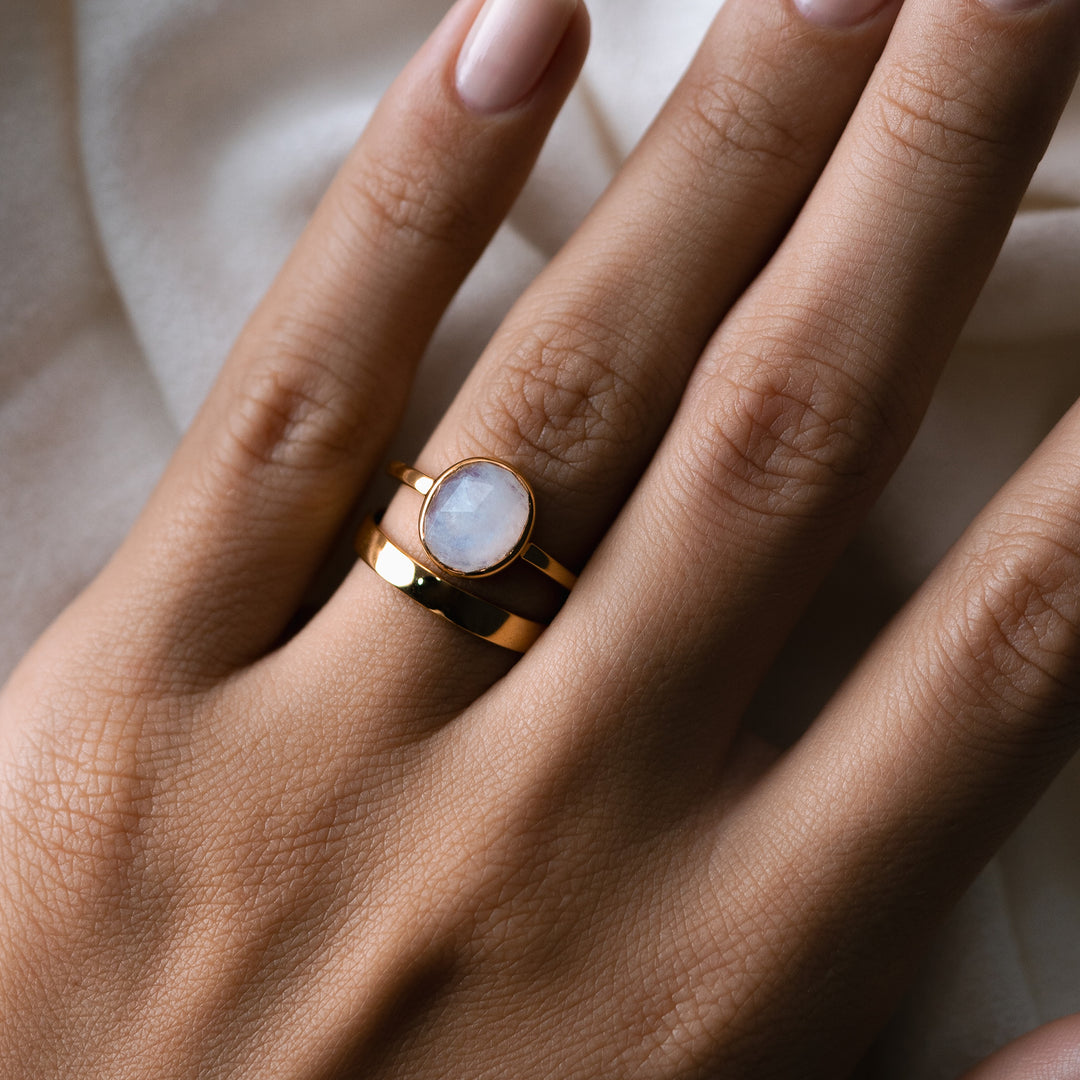 Moonstone Ring - Lisbeth | Linjer Jewelry